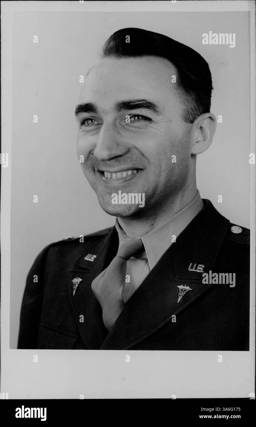 Lieutenant colonel walter j reuter hi-res stock photography and images - Alamy