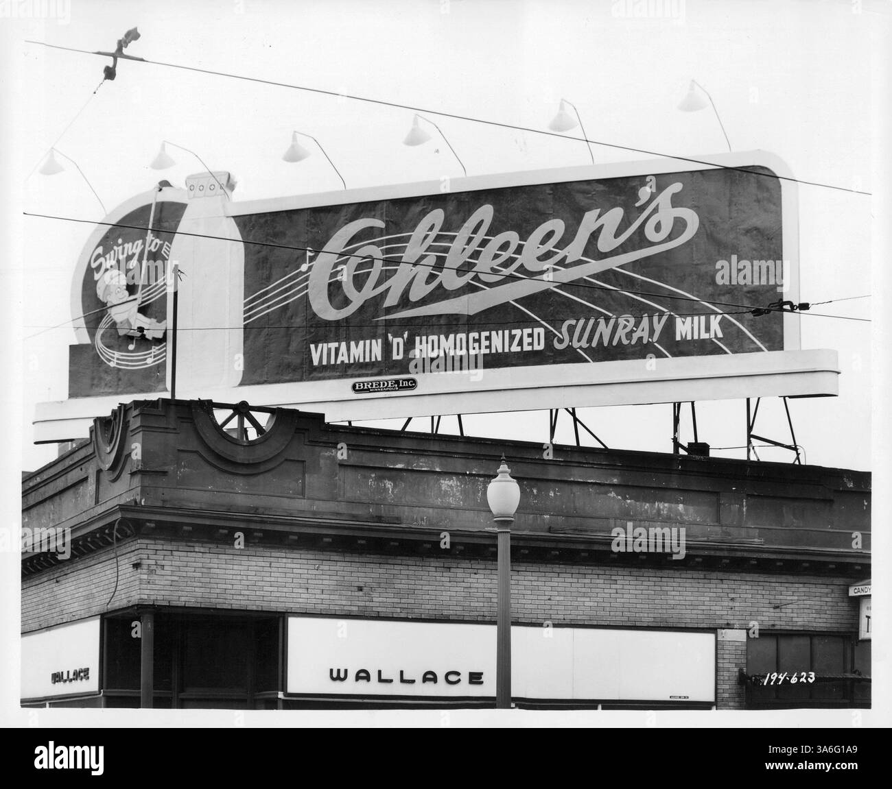 This historical document features an advertisement for Ohleen's Milk ...