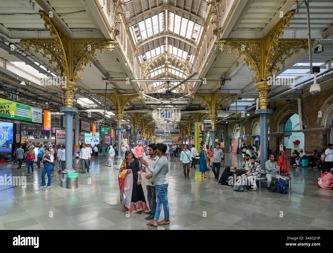 interior shot of Chhatrapati Shivaji Terminus (Victoria Terminus ...