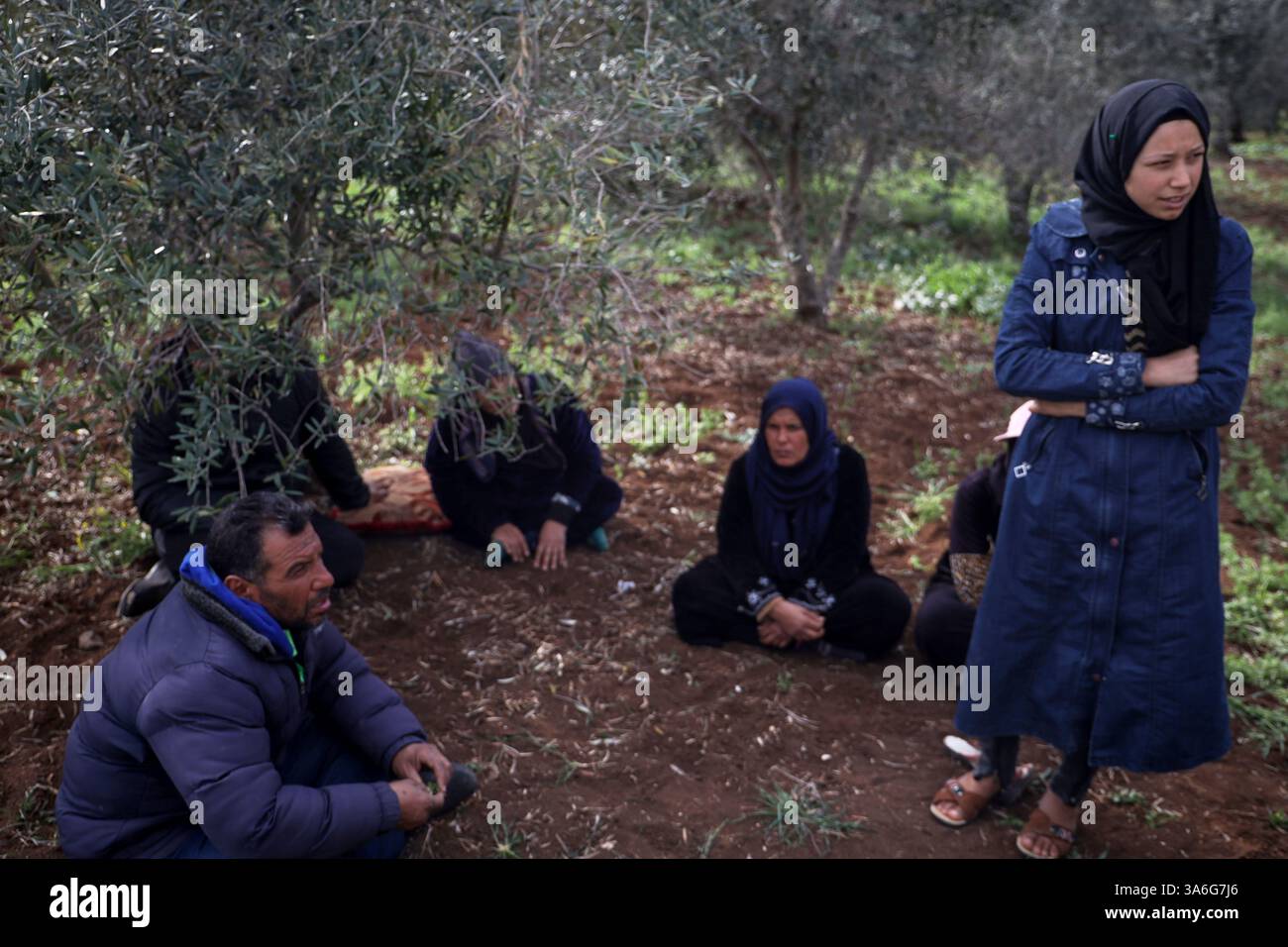 Local residents wait to be evacuated due to fears of Israeli army ...