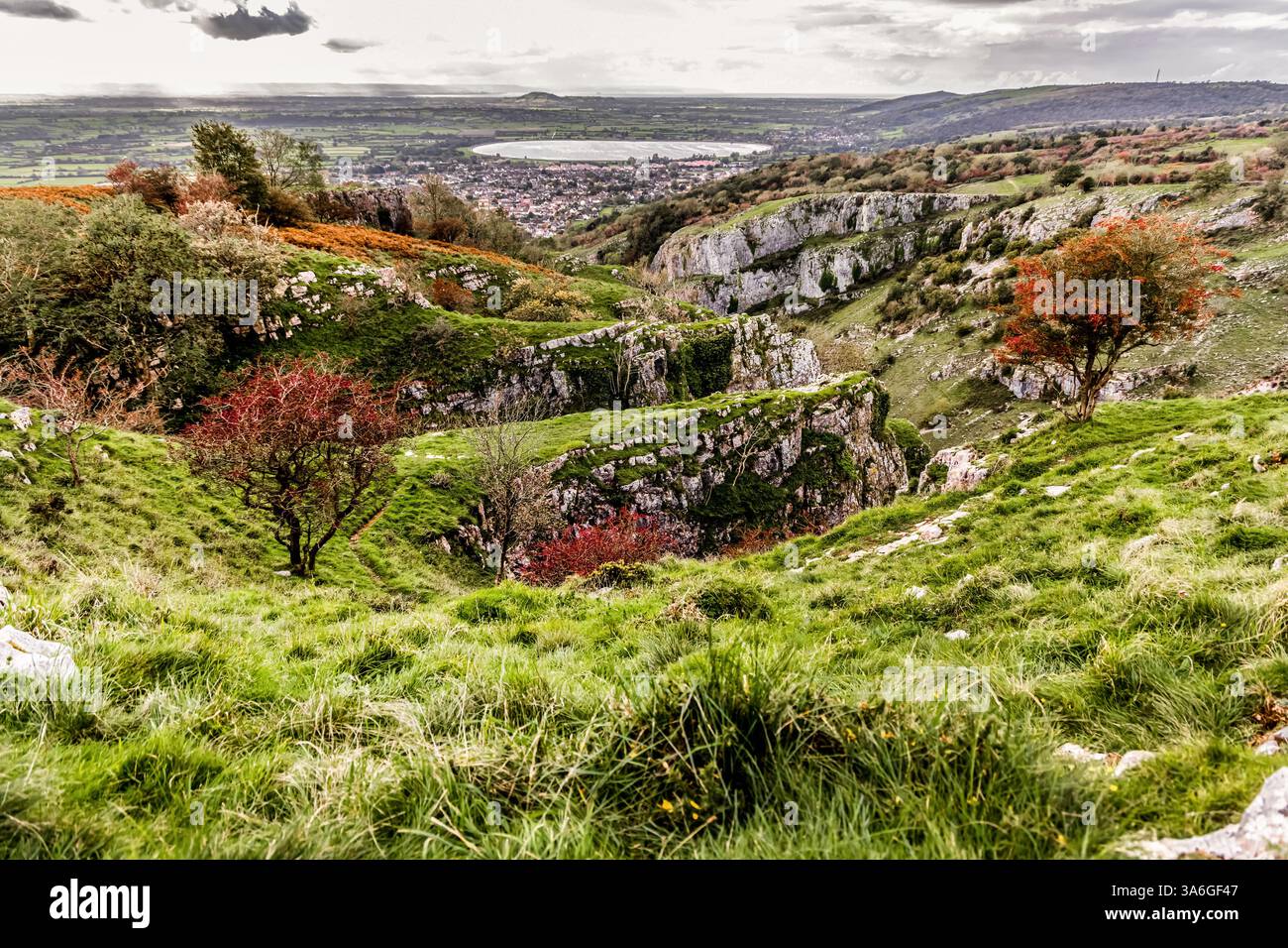 Cheddar gorge winding road hi-res stock photography and images - Alamy