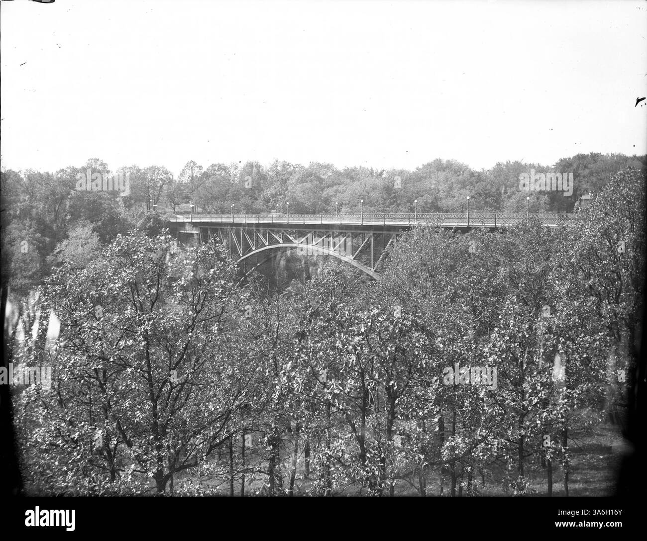 Bridge to old soldiers home hi-res stock photography and images - Alamy