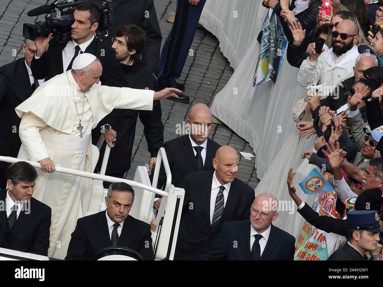 Nov 23, 2014 - Vatican City State (Holy See) - POPE FRANCIS canonized ...