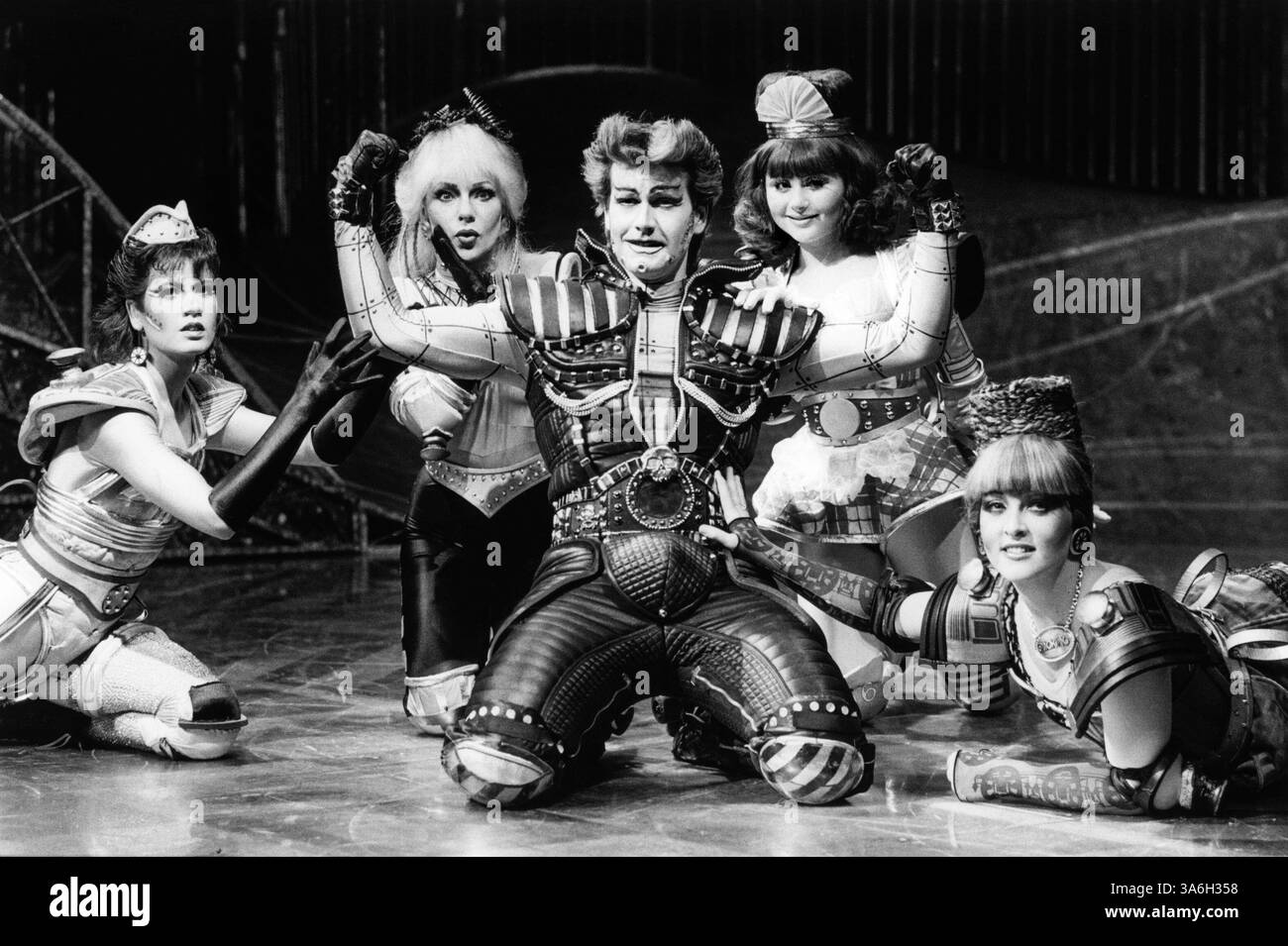 l-r: Nancy Wood (Buffy), Stephanie Lawrence (Pearl), Jeff Shankley ...