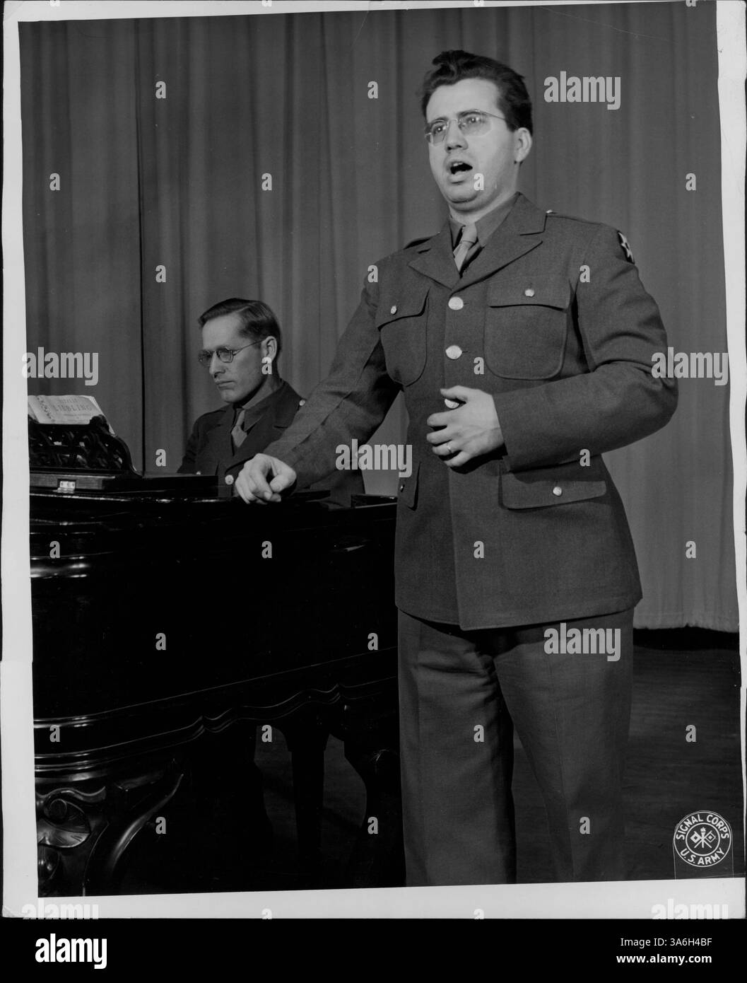 Musical revue at fort snelling during world war ii hi-res stock ...