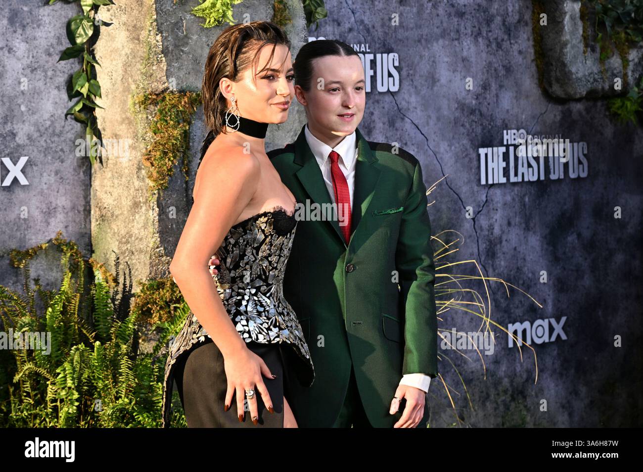 Isabela Merced und Bella Ramsey bei der Premiere der zweiten Staffel ...