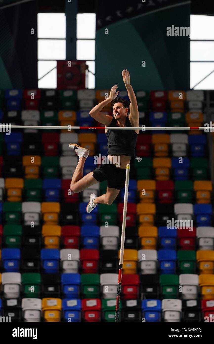ISTANBUL, TURKIYE - JANUARY 28, 2025: Undefined athlete pole vaulting ...