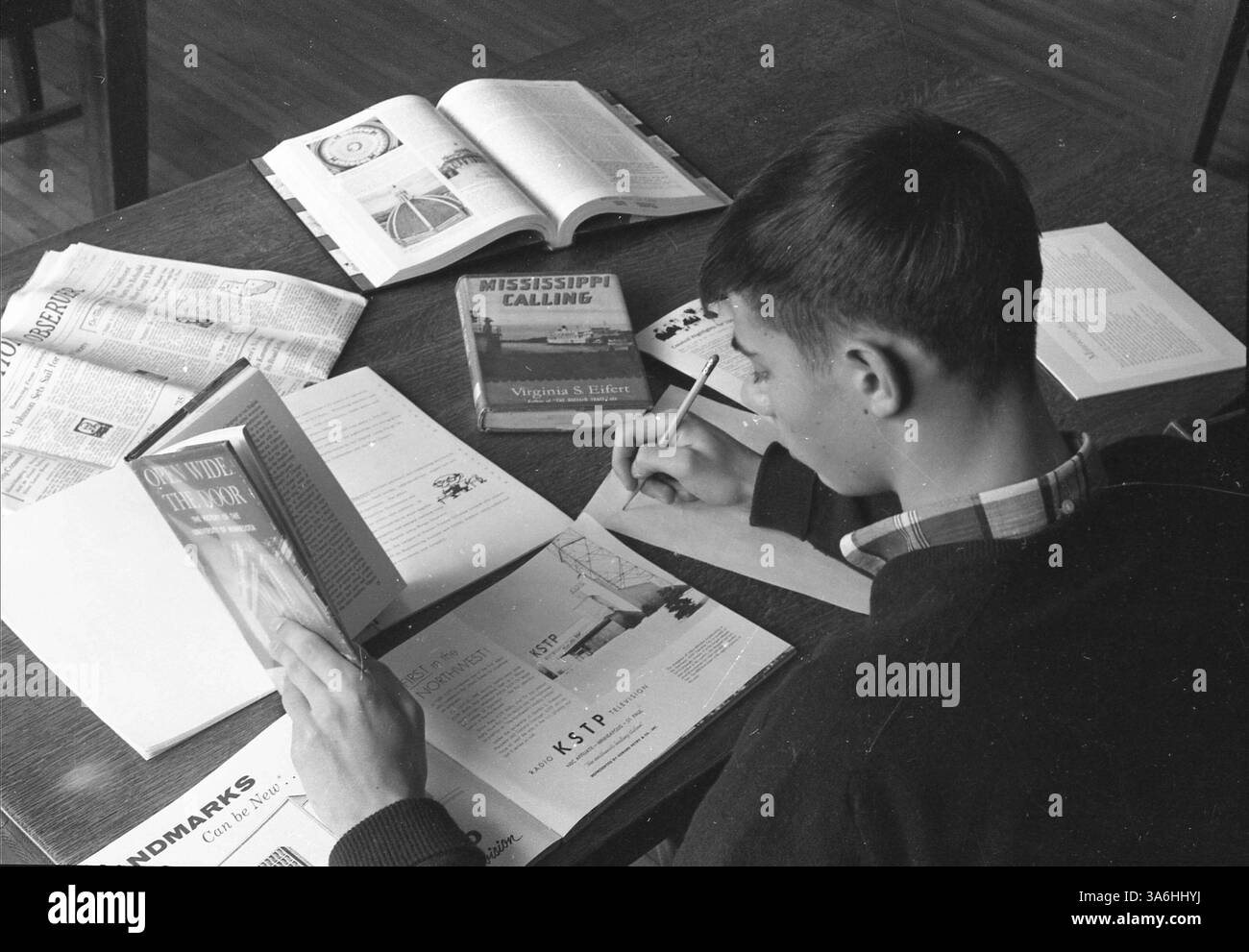 Researching resources Black and White Stock Photos & Images - Alamy