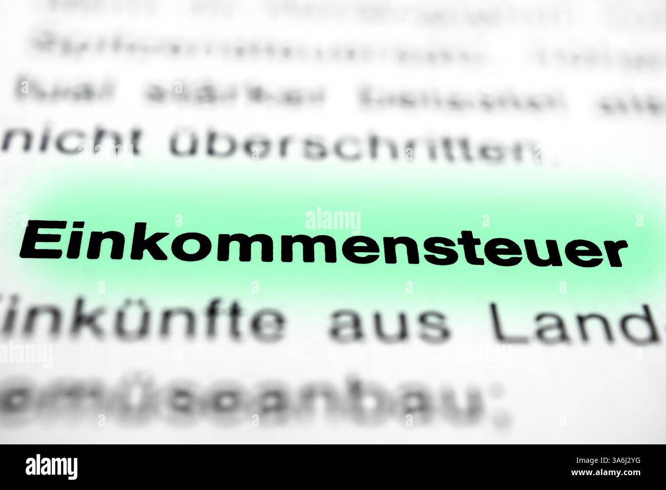 Person fills out income hi-res stock photography and images - Alamy