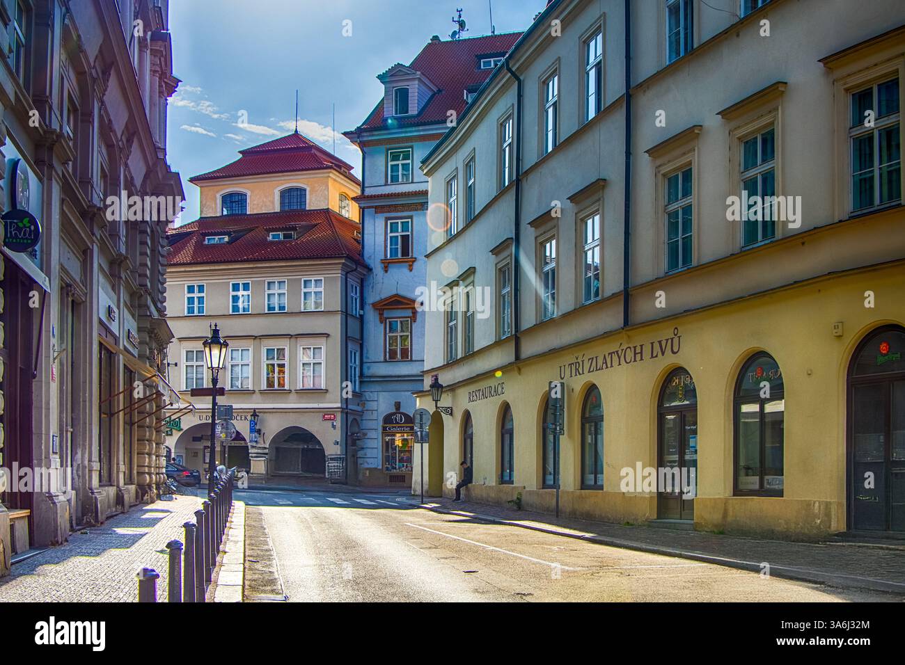House of the three golden lions hi-res stock photography and images - Alamy