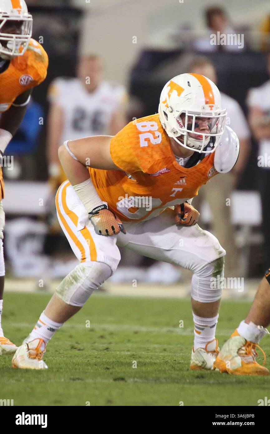 Tight end ethan wolf 82 hi-res stock photography and images - Alamy