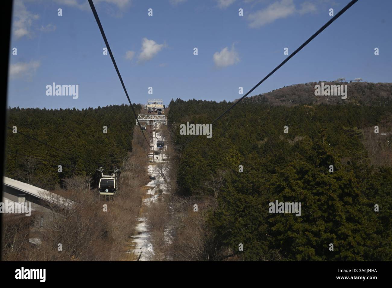 Hakone Ropeway cable car ride between Lake Ashi and Owakudani, Japan ...