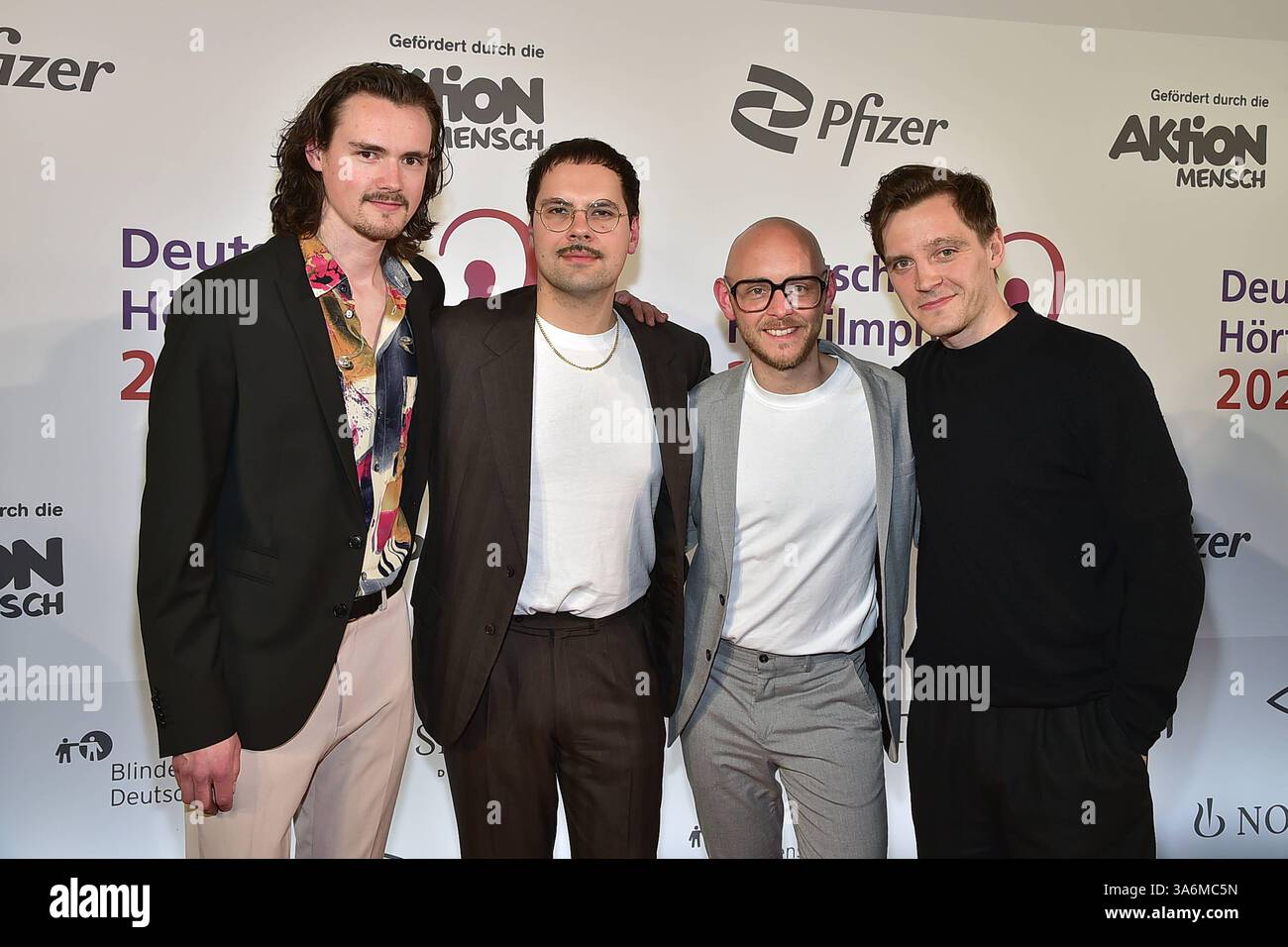 3. Deutschen Hörfilmpreis 2025. Jonea Nay mit seiner Band Pudeldame mit ...