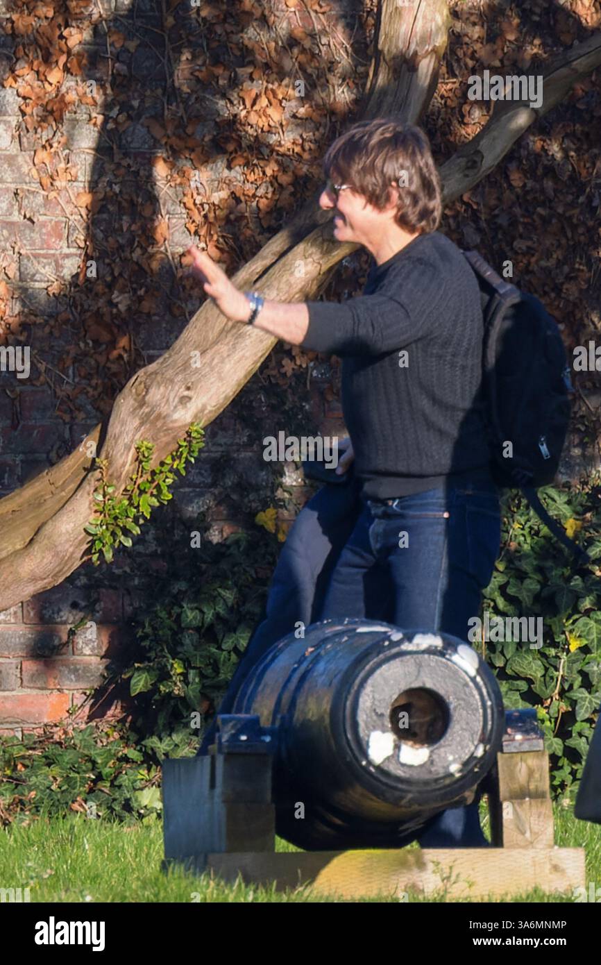 Tom Cruise flies his helicopter Stock Photo - Alamy