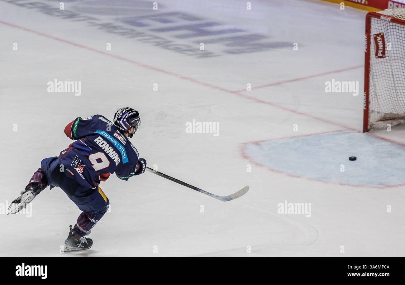 Berlin, Germany. 25th Mar, 2025. Ice Hockey: DEL, Eisbären Berlin ...