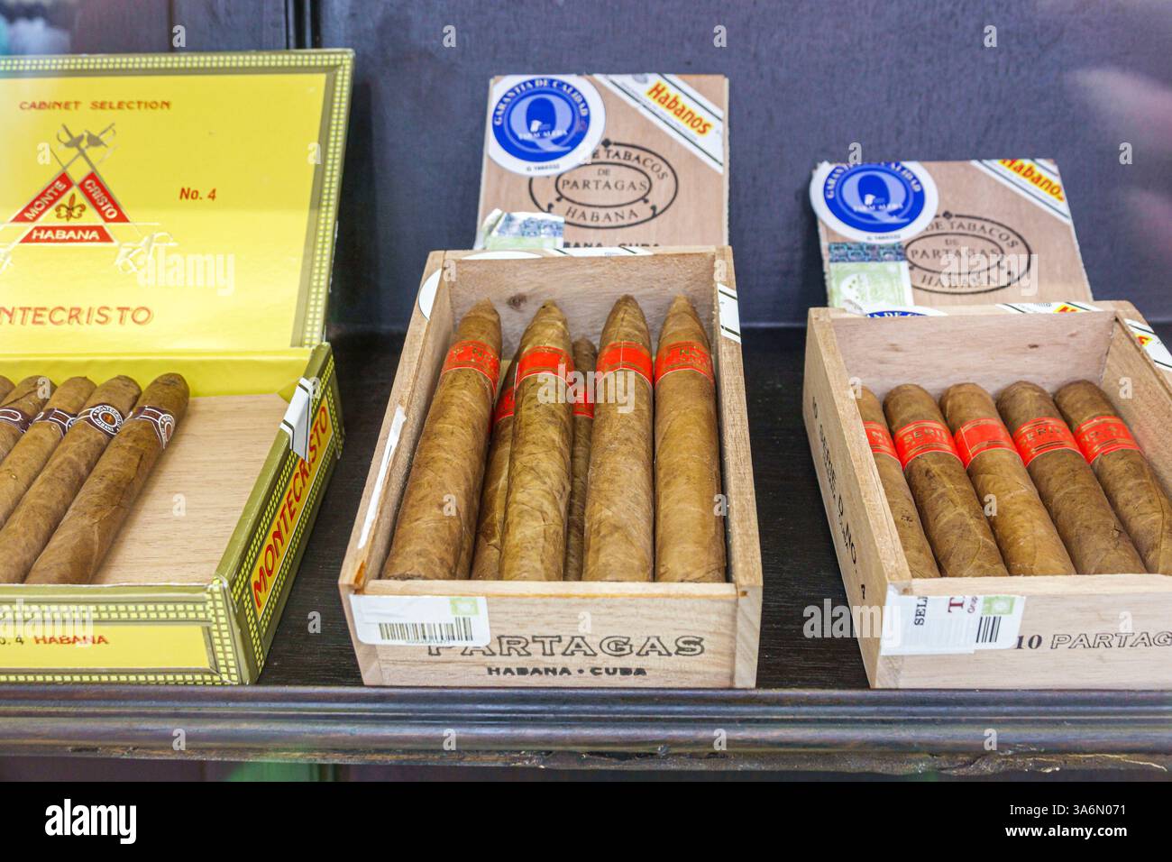 Habana cuba premium tobacco hi-res stock photography and images - Alamy