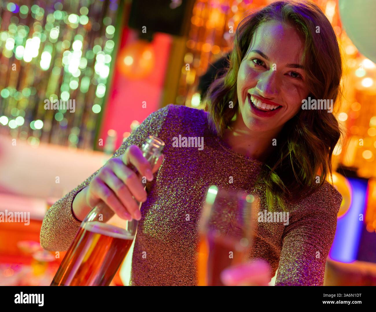 Party champagne pouring dance hi-res stock photography and images - Alamy