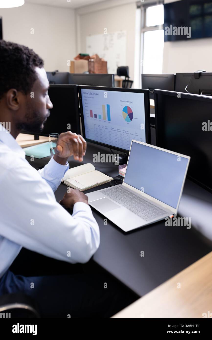 Analyzing sales statistics on hi-res stock photography and images - Alamy