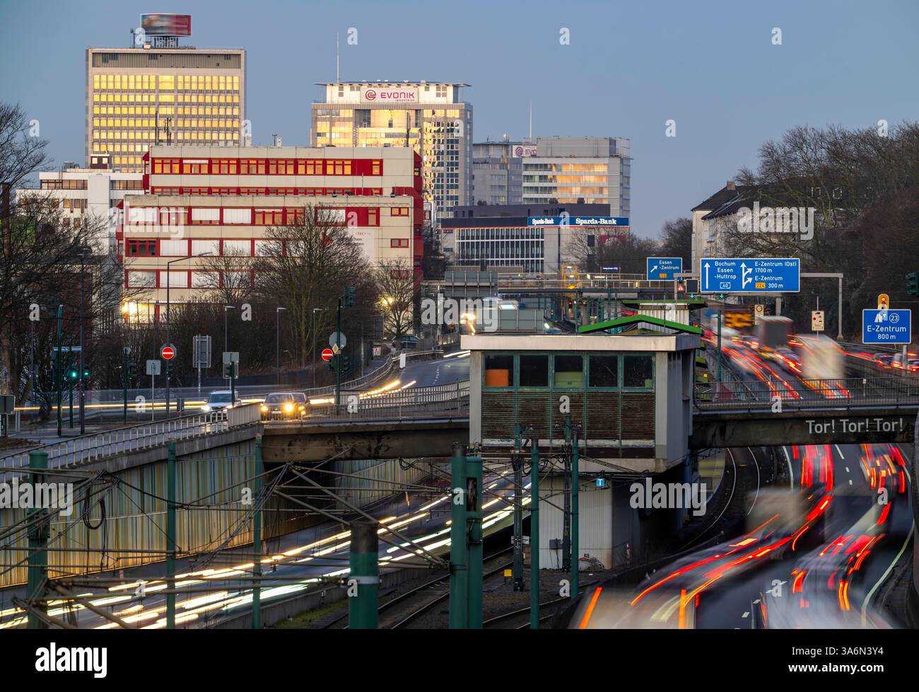 A40 motorway, Ruhr expressway, heavy traffic, traffic jam, rush hour ...