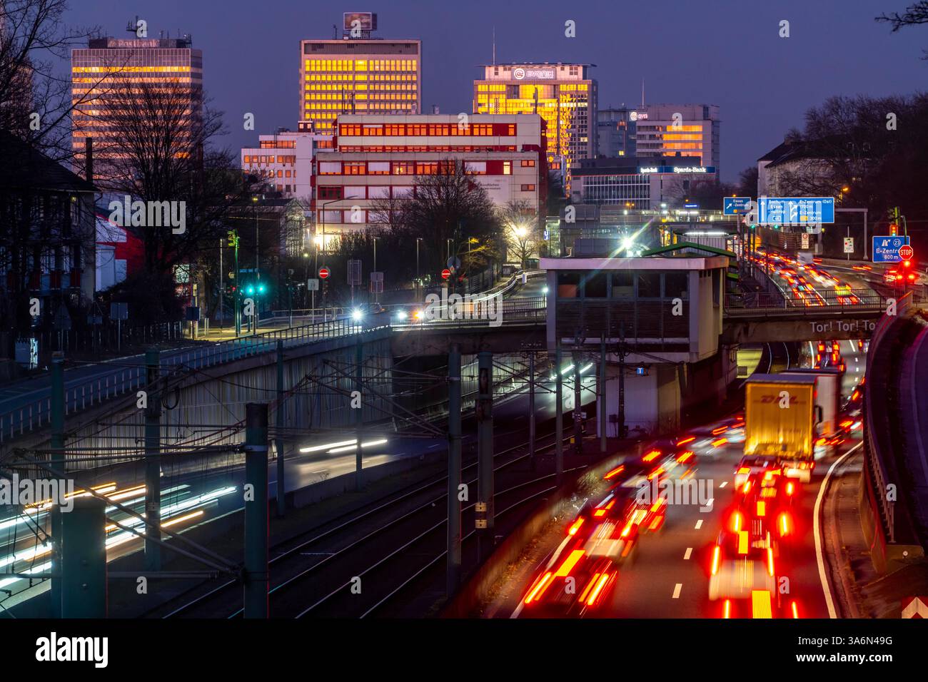 A40 motorway, Ruhr expressway, heavy traffic, traffic jam, rush hour ...
