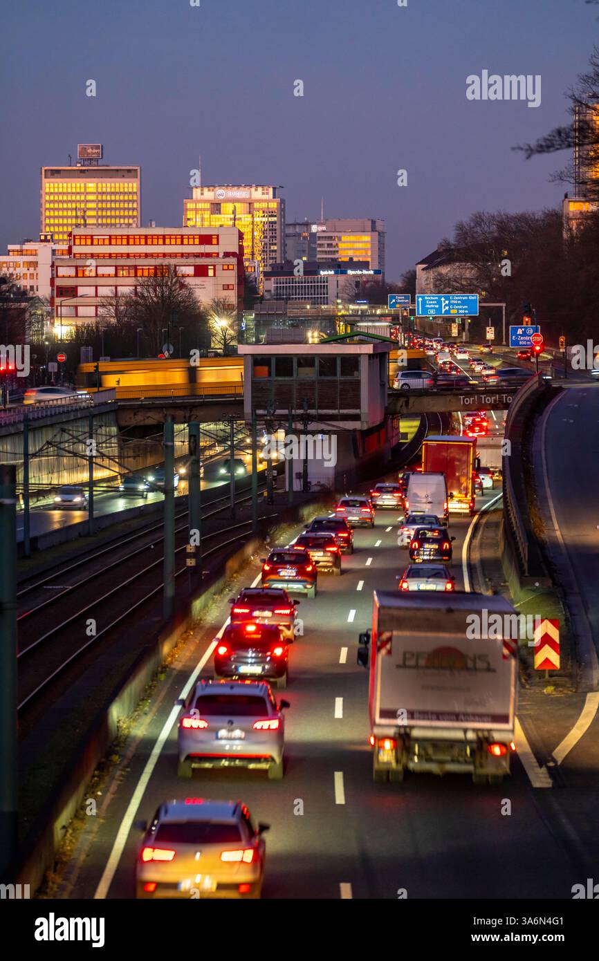 A40 motorway, Ruhr expressway, heavy traffic, traffic jam, rush hour ...