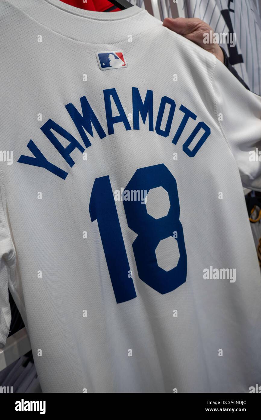 Major League Baseball flagship store in Rockefeller Center offers team ...