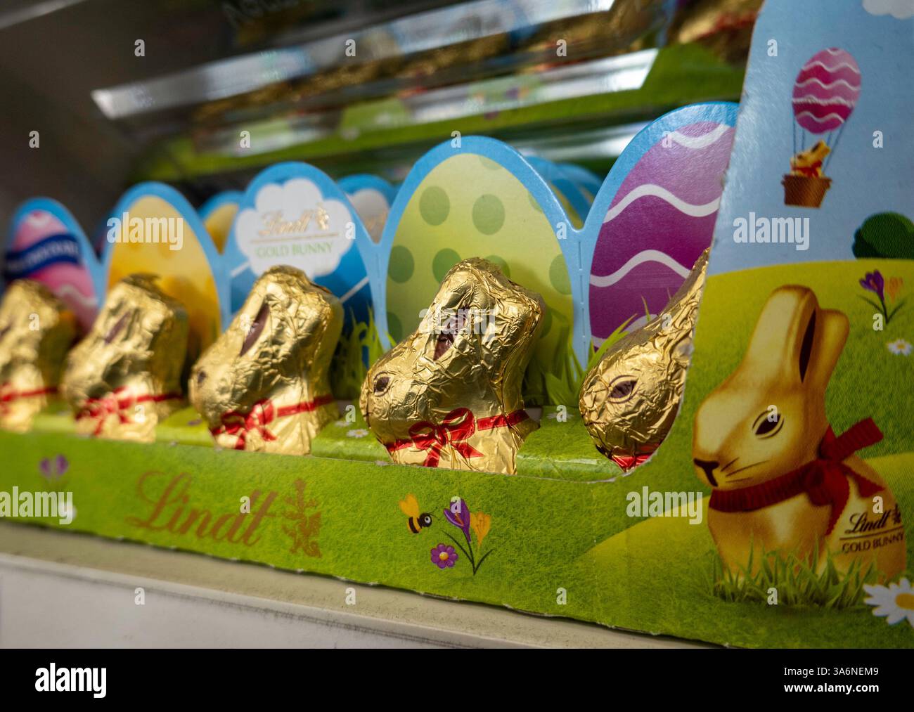 The iconic Lindt gold bunny is a worldwide symbol of Easter, NYC, 2025 ...