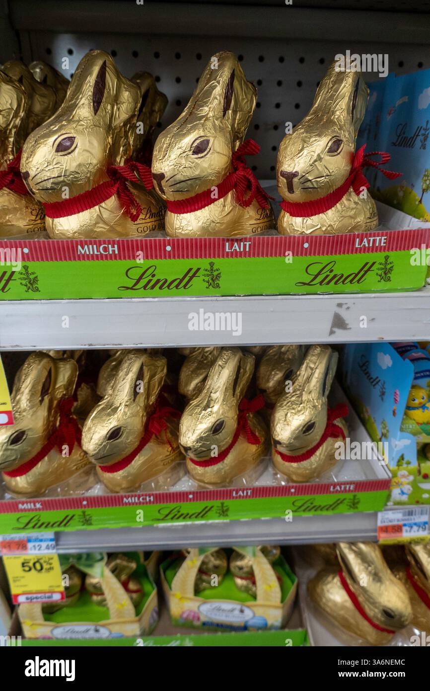 The iconic Lindt gold bunny is a worldwide symbol of Easter, NYC, 2025 ...