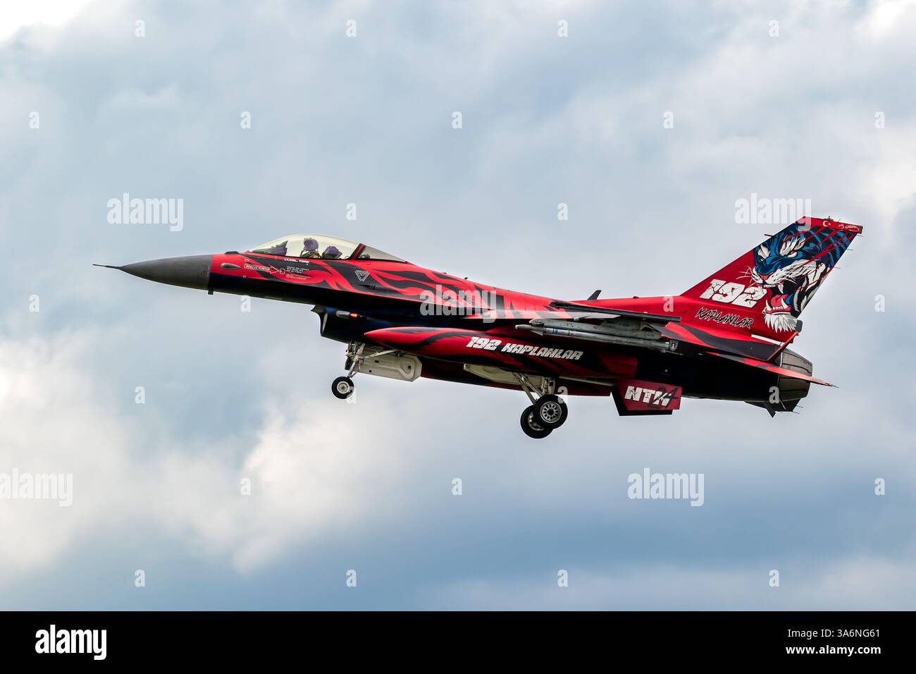 Turkish Air Force F-16 fighter jet from 192 filo in special tiger ...