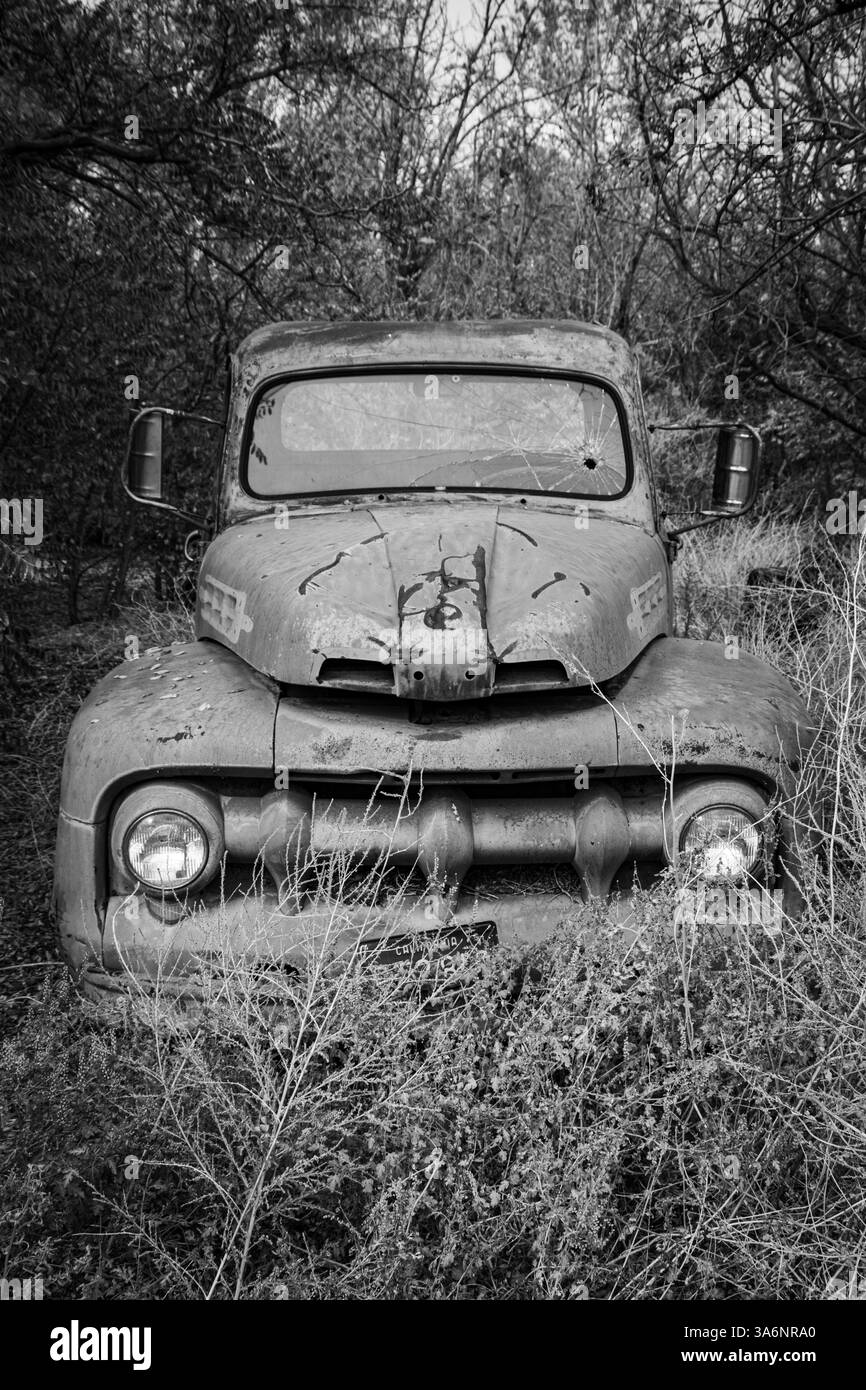 Front view big commercial Black and White Stock Photos & Images - Alamy