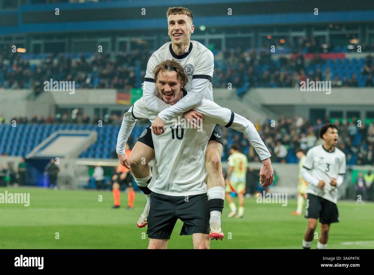 Nick Woltemade (Deutschland U21, 10) und Brajan Gruda (Deutschland U21, 17) jubeln ...