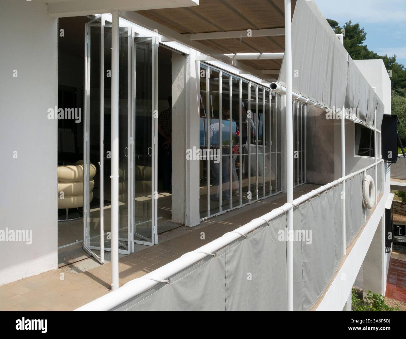 E 1027, eileen gray, le corbusier, villa, house, france, Exposition, Un ...