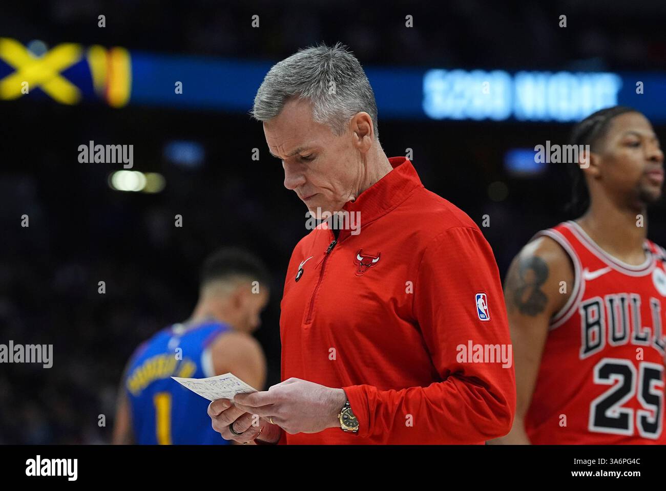Chicago Bulls head coach Billy Donovan () in the first half of an NBA ...