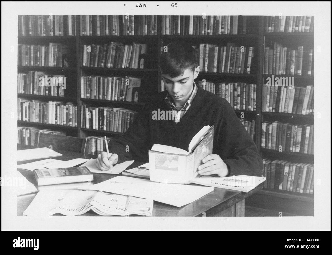 Highlighting academic learning in a library setting hi-res stock ...