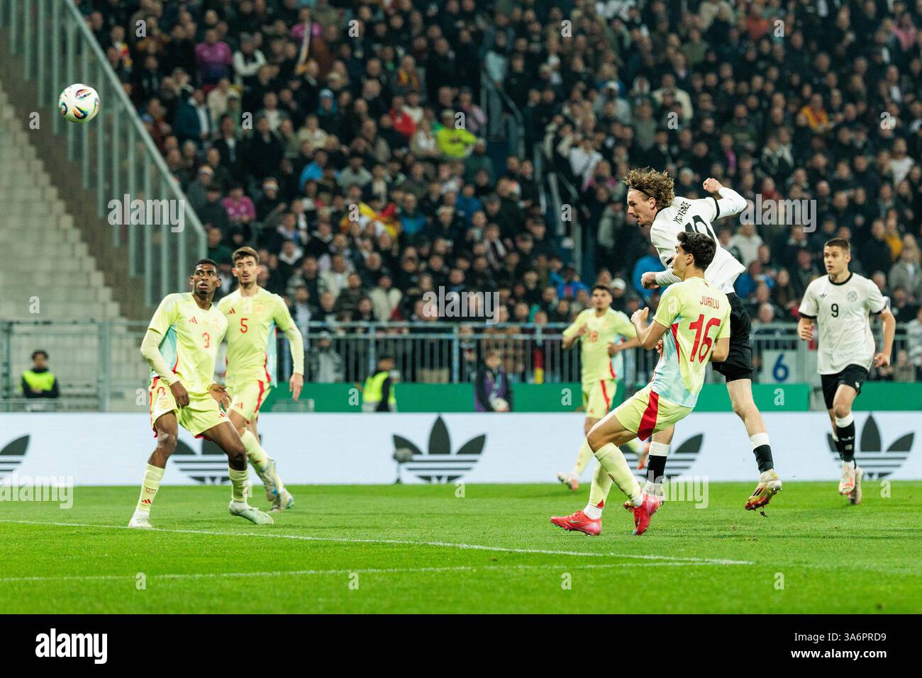 Darmstadt, Deutschland. 25th Mar, 2025. Nick Woltemade (Deutschland U21, 10) k?pft zum 3:1, Tor ...