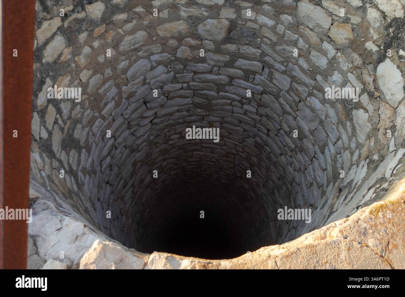 Timeworn interior hi-res stock photography and images - Alamy