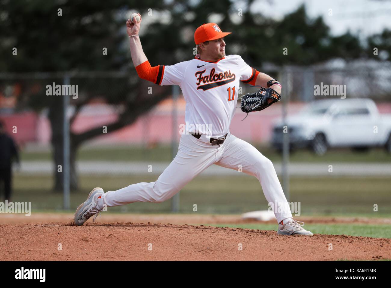 Bowling Green pitcher Nate Kress (11) pitches against the Youngstown St ...