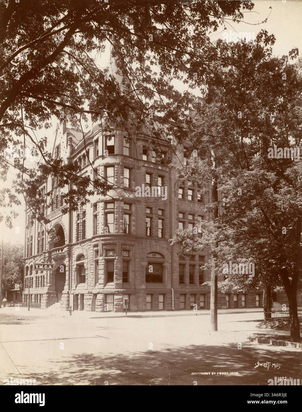 The YMCA building in Minneapolis, constructed in 1892 and razed in 1920 ...