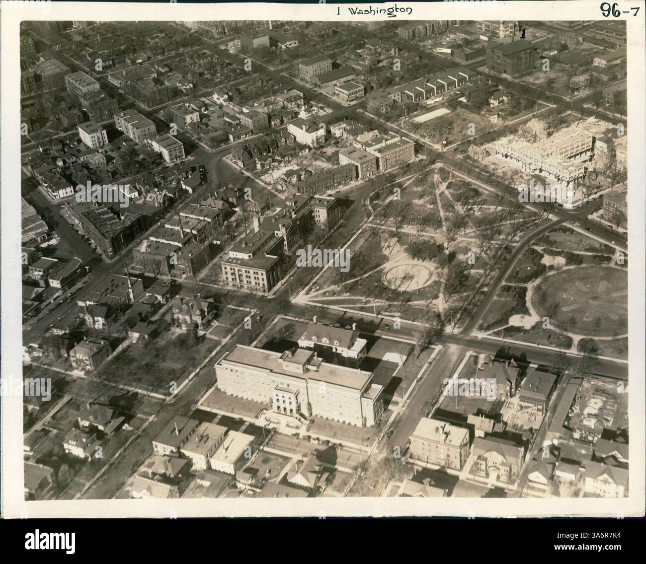 Aerial view of Elliot Park in Minneapolis, showing Washington School ...