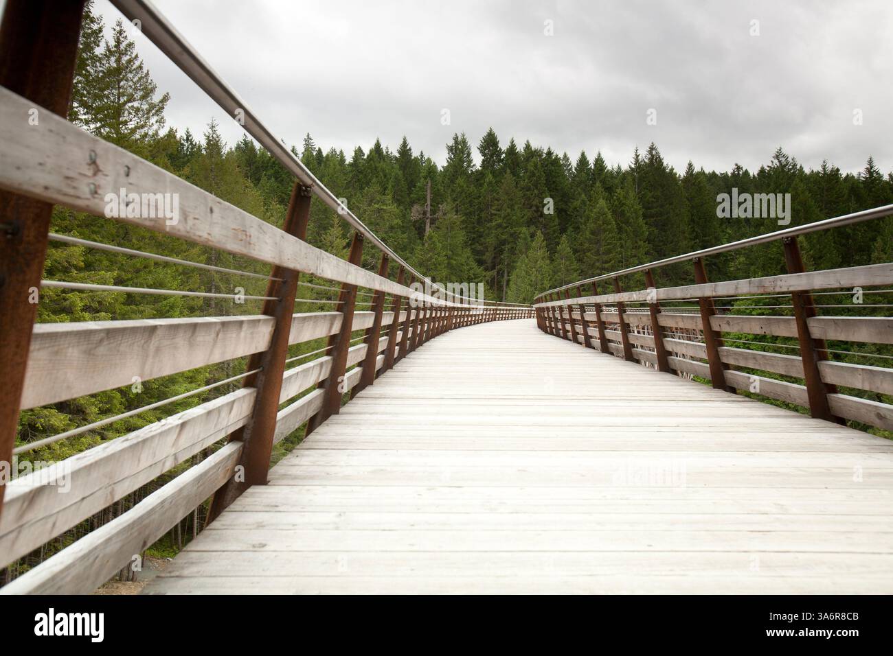 Kinsol trestle bridge boardwalk hi-res stock photography and images - Alamy