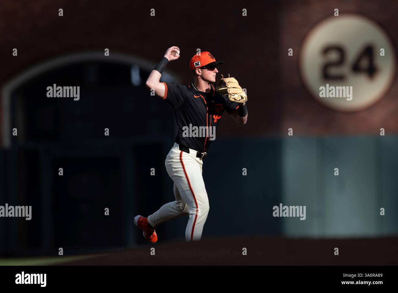 San Francisco Giants second baseman Tyler Fitzgerald throws to first ...