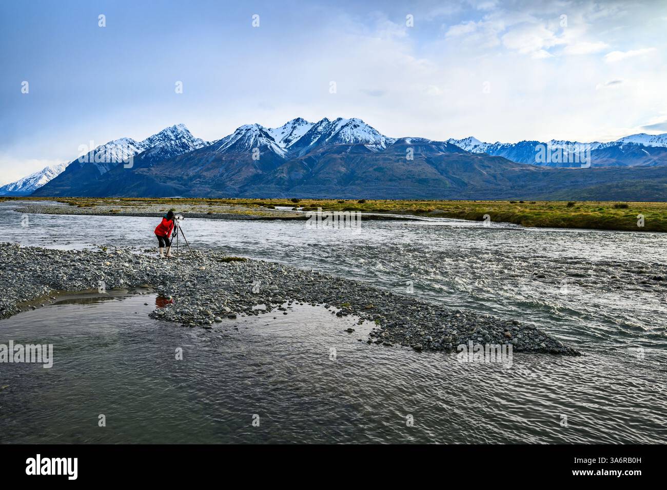 Tasman River Sunrise in New Zealand Stock Photo - Alamy