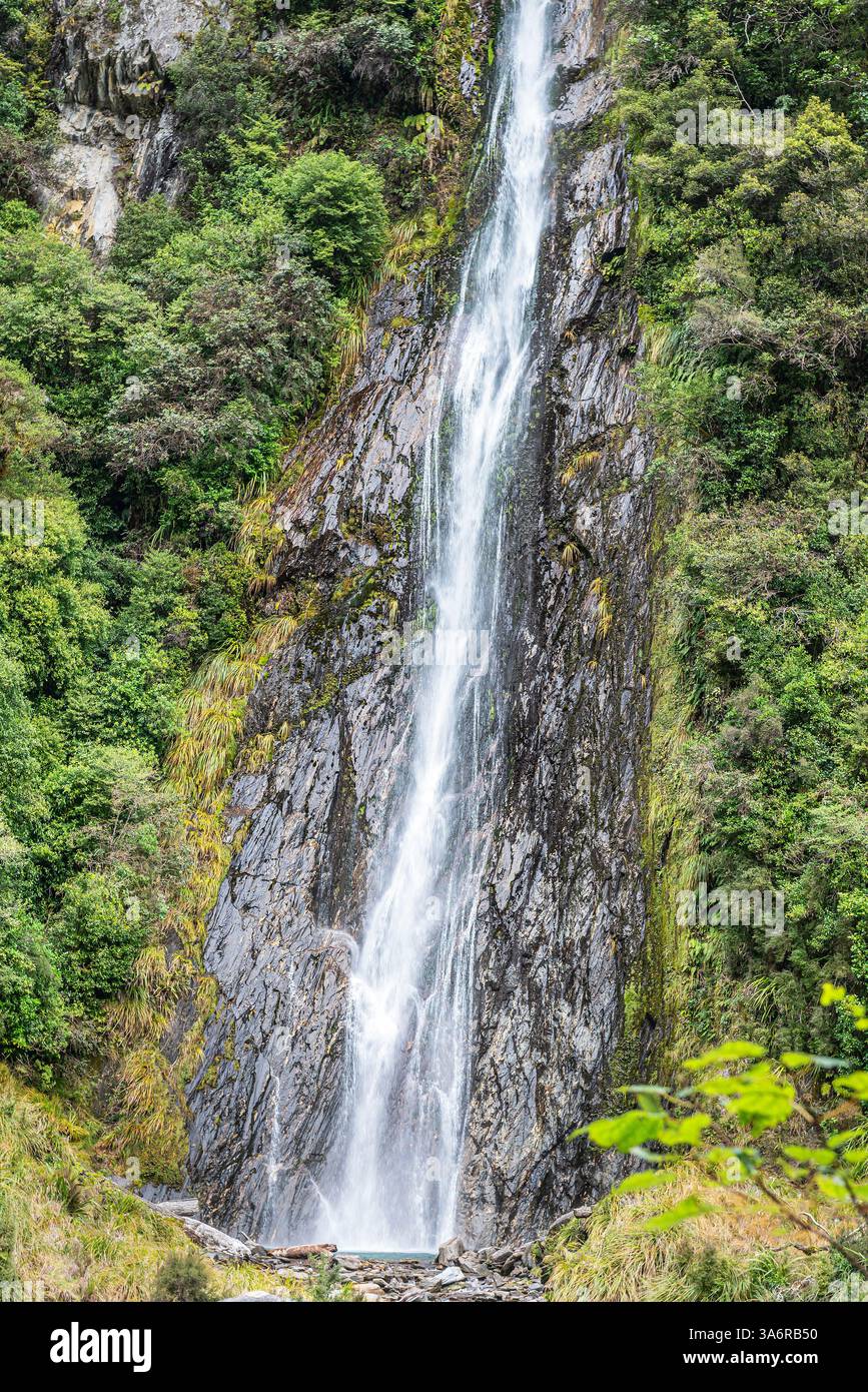 Thunder Creek Falls, Haast Pass, South Island, West Coast, New Zealand ...