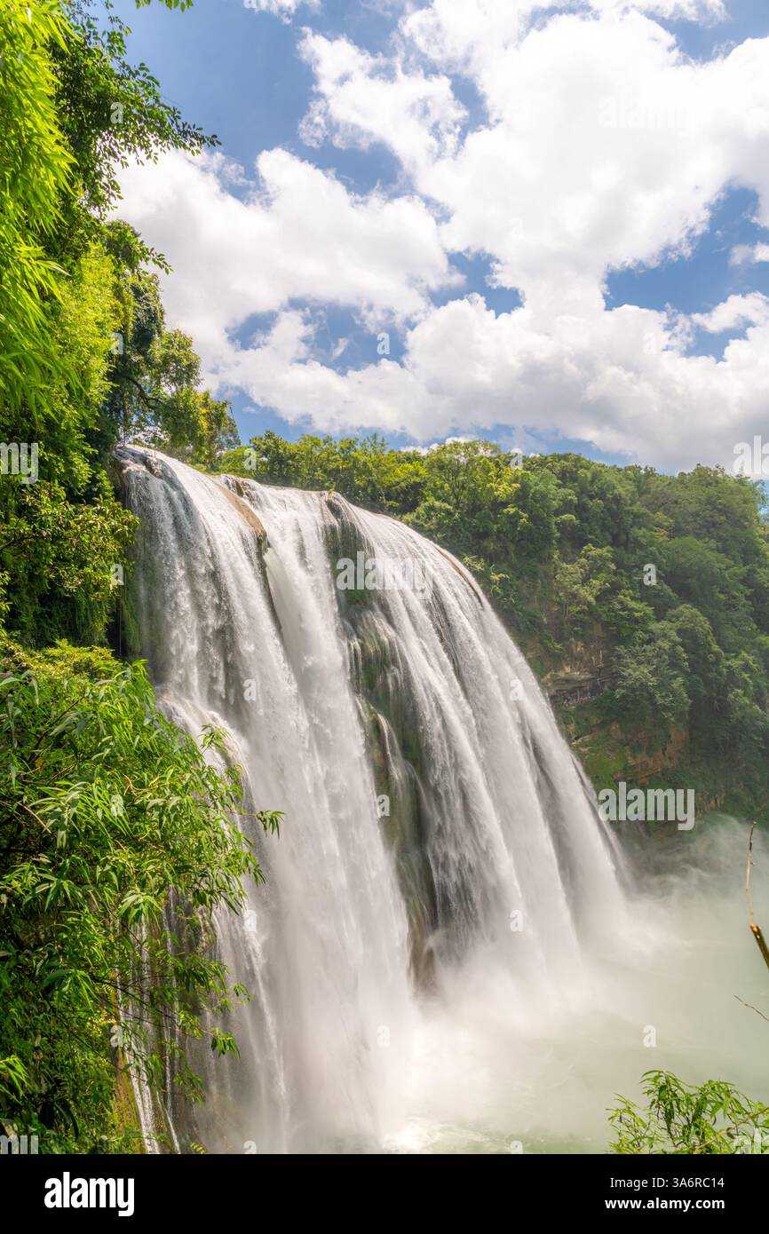 Huangguoshu waterfalls (Yellow-fruit tree waterfalls) Guizhou China ...
