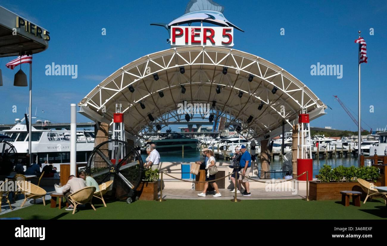 Pier 5 Bayside Miami, Florida Stock Photo - Alamy