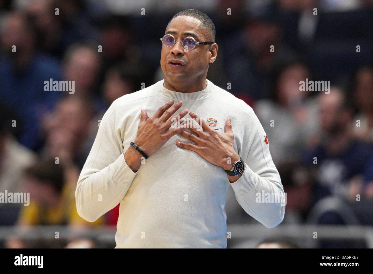 Texas head coach Rodney Terry reacts during a First Four college ...