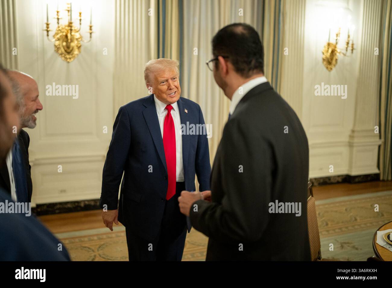 President Donald Trump meets with Sheikh Tahnoon bin Zayed Al Nahyan ...