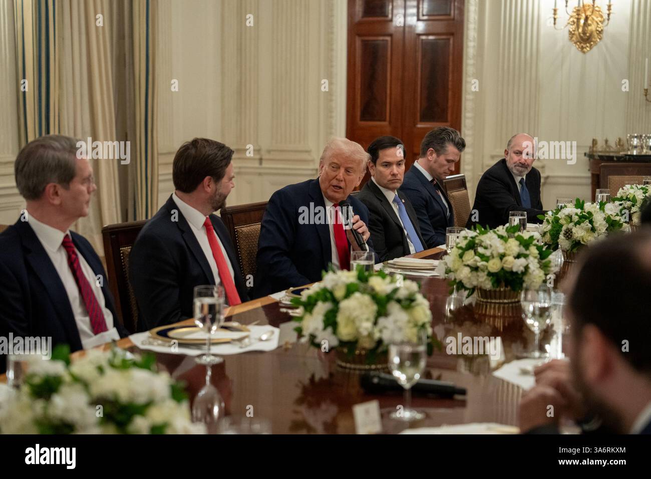 President Donald Trump meets with Sheikh Tahnoon bin Zayed Al Nahyan ...