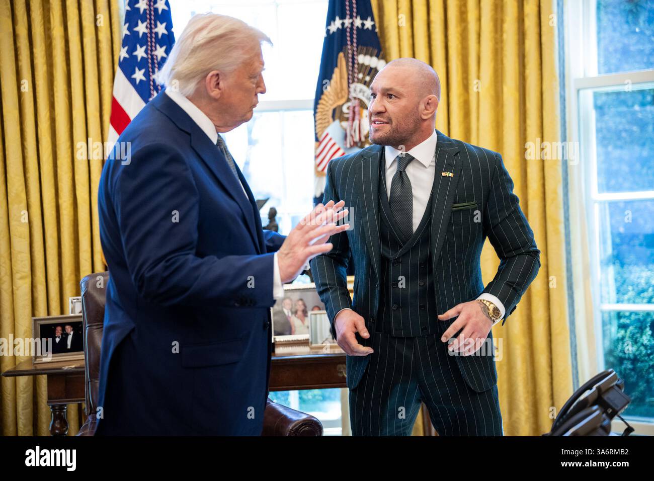 President Donald Trump meets with Conor McGregor and family in the Oval ...