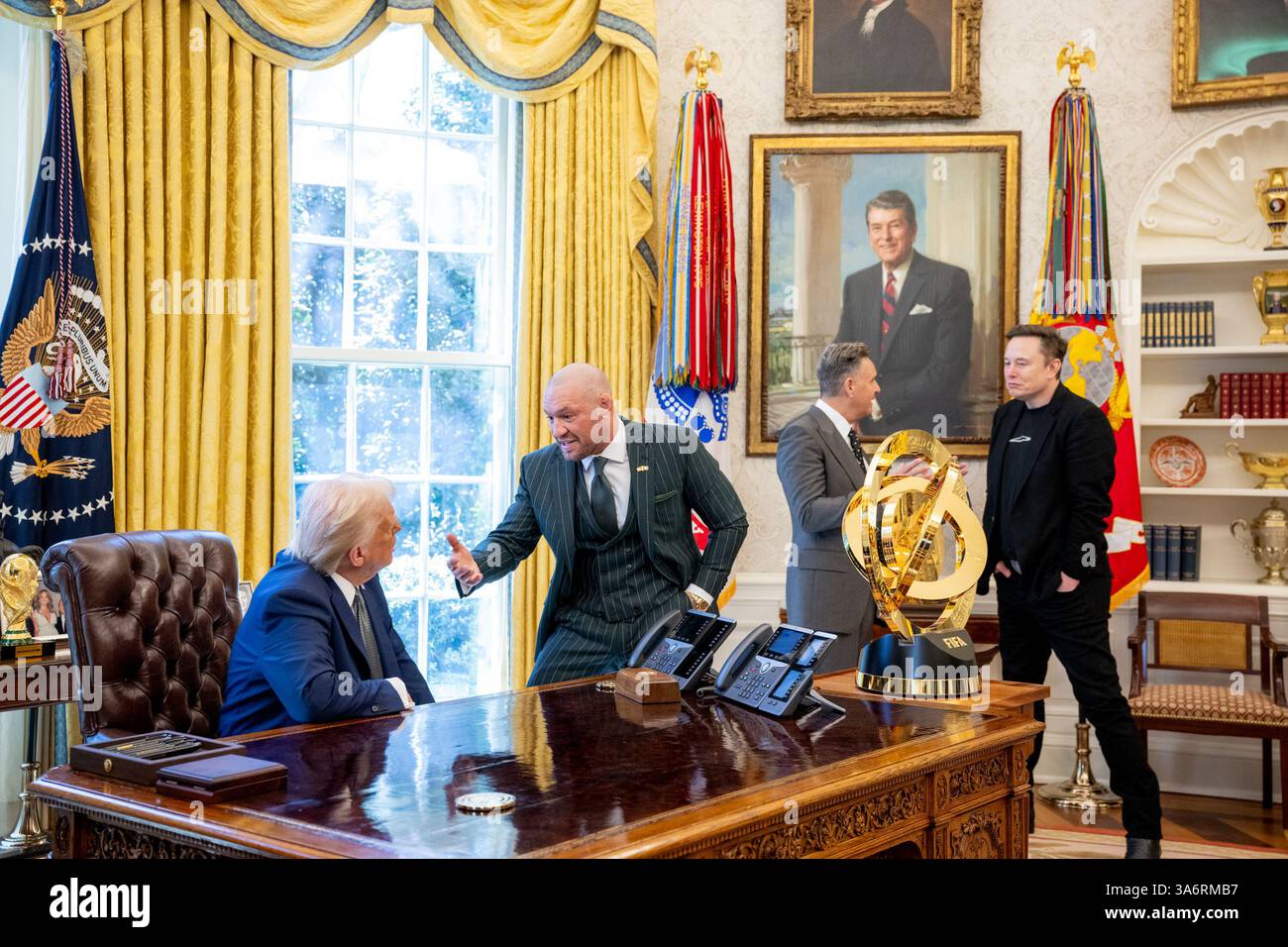 President Donald Trump meets with Conor McGregor and family in the Oval ...